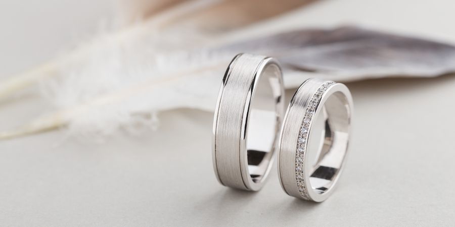 The Ultimate Guide to Engagement Rings: Trends, Tips, and Traditions ...